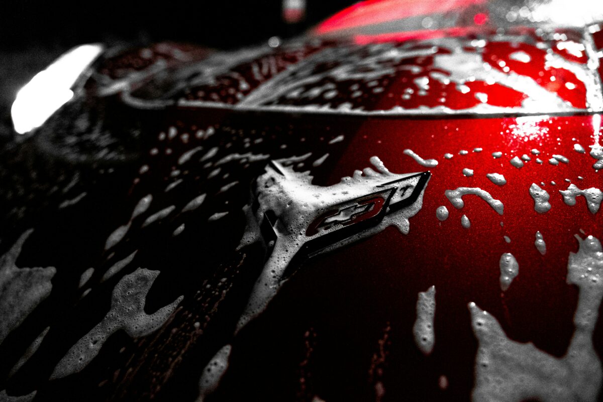 Autowaschanlage oder Handwäsche: Was ist die bessere Wahl? - nicecar24